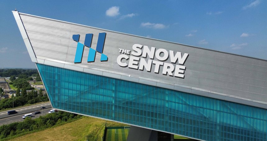 New Indoor Snow Centre opens Close to Singapore